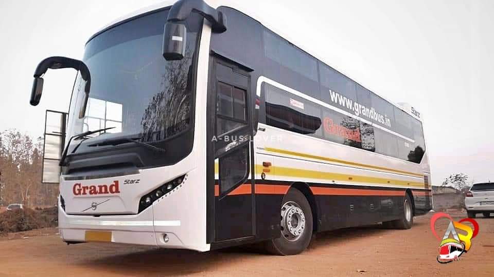 Grand Bus MG Bus and Coaches B8R Volvo Starz Sleeper.jpg